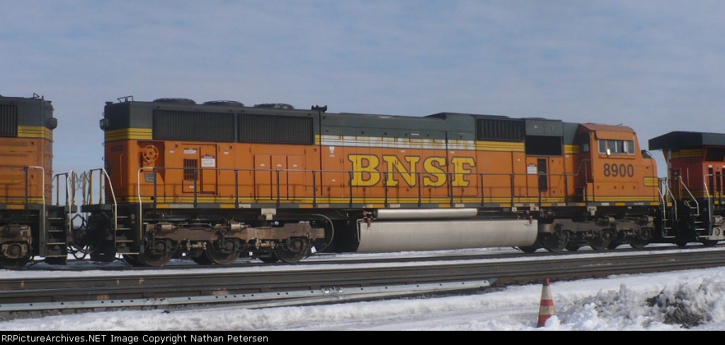BNSF 8900